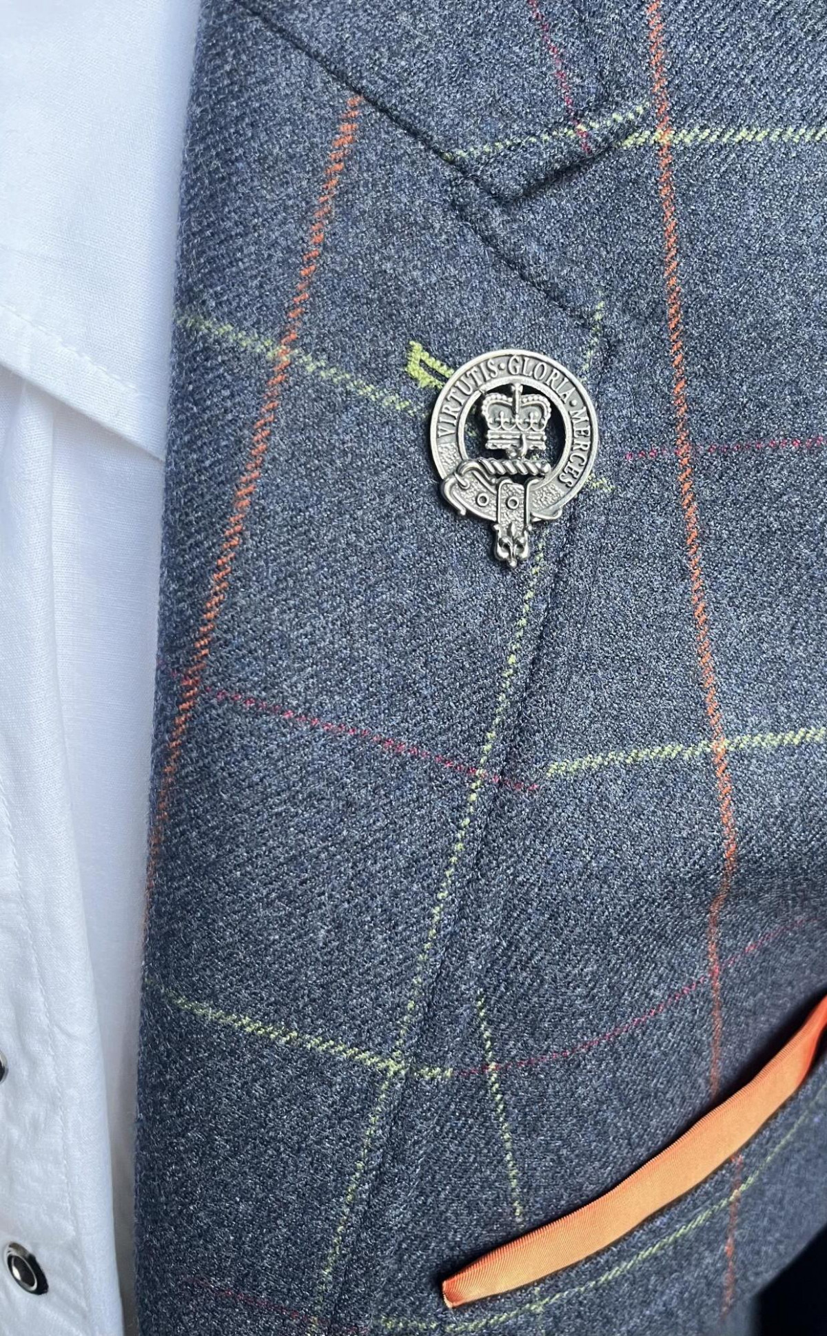 Clan Crest Lapel Pin | CLAN