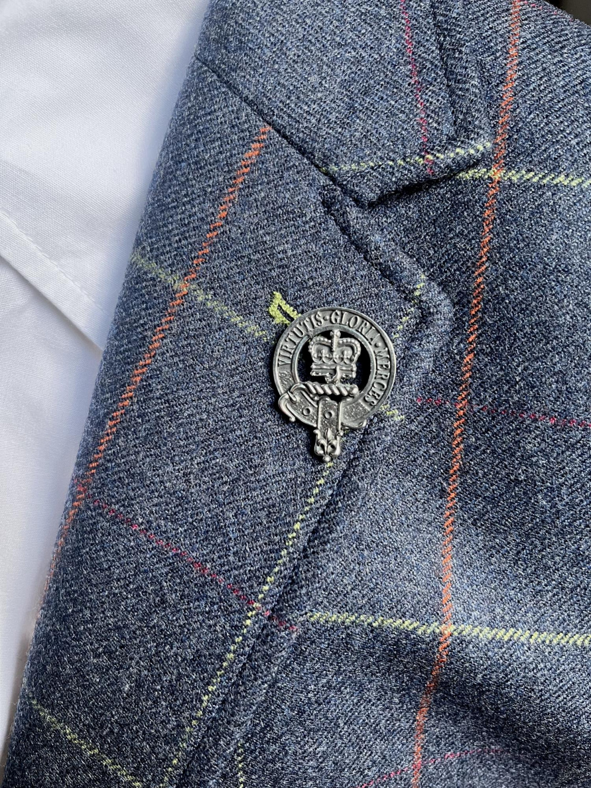 Clan Crest Lapel Pin | CLAN