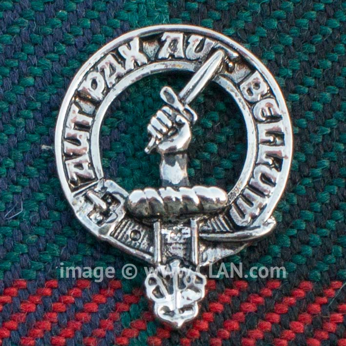 Clan Gunn | 201 Tartan products: Kilts, Scarves, Fabrics & more | CLAN